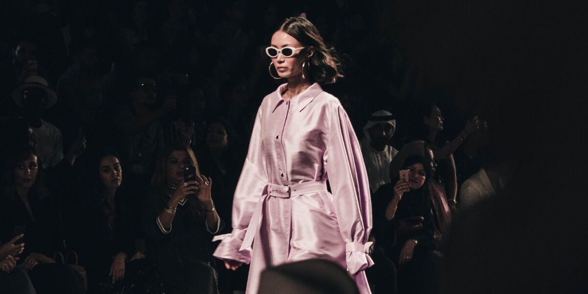 Virtual Runway Shows: How Technology Is Redefining the Fashion ...
